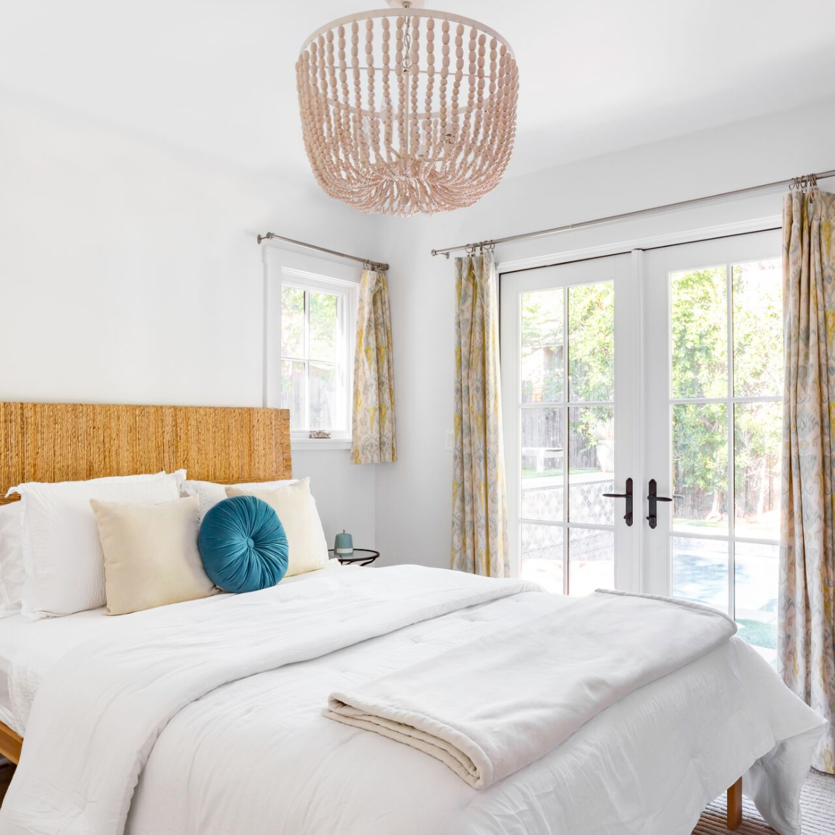 The Artistry of Oval Shaped Light Fixtures: Illuminating Spaces with ...